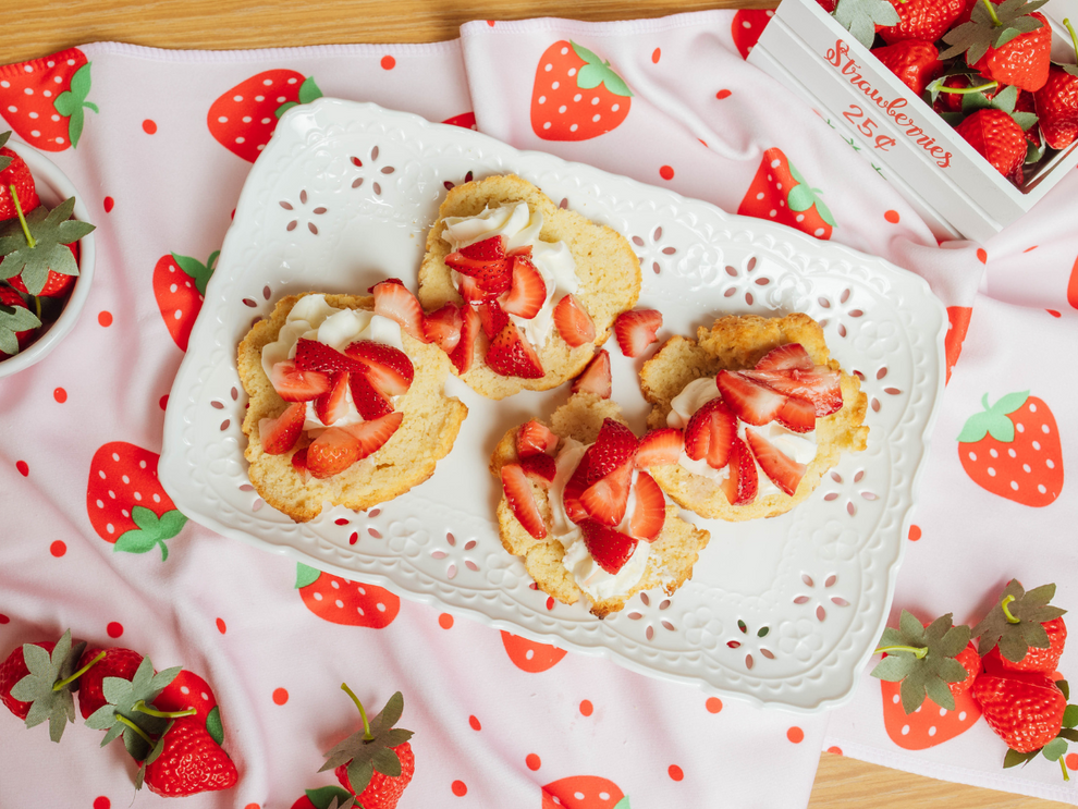 Strawberry Shortcake Chef Kit: Official Merch, Baking & Activity Kit ...